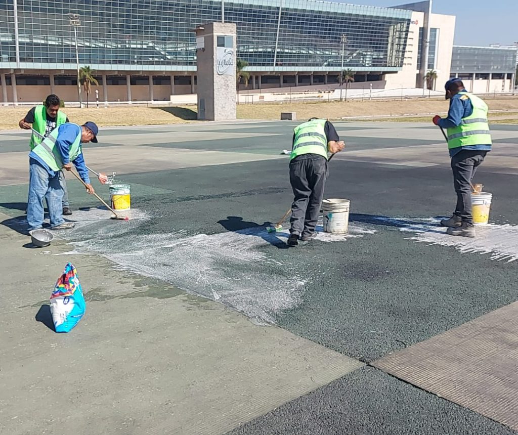Aplicación de desengrasantes e Hidrolavado en INFIELD, Hipódromo de Las ...